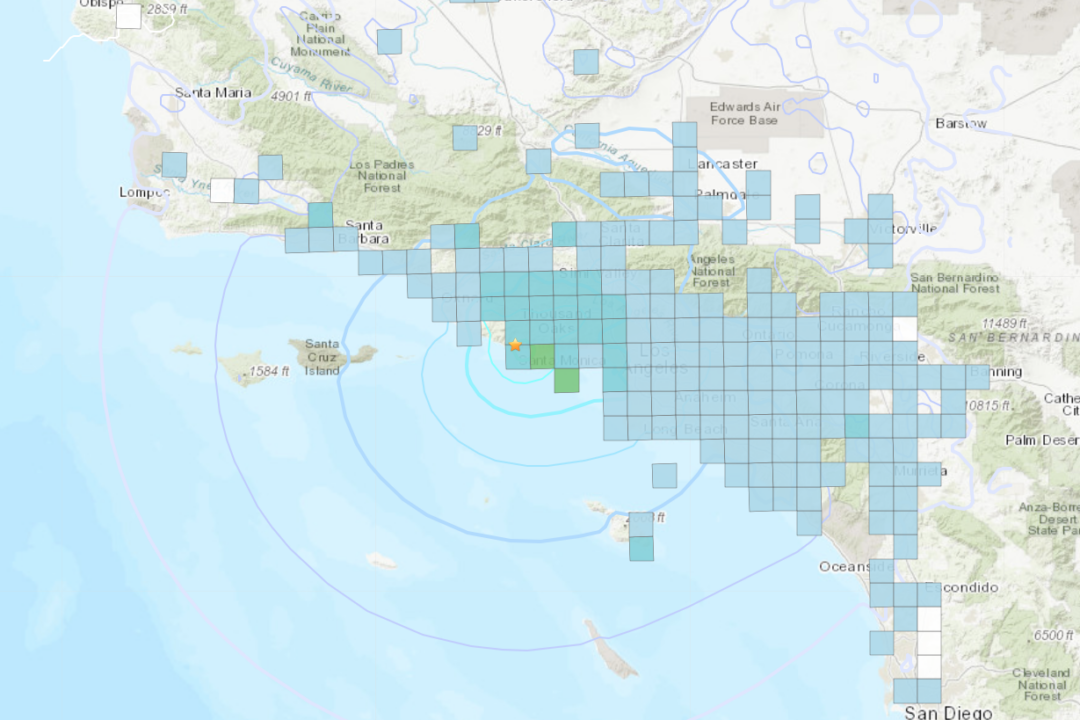 Strong Earthquake Rattles Los Angeles Area | The Epoch Times