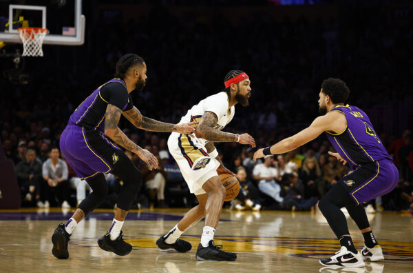 Lakers Score 87 Points in a Spectacular First Half and Roll to a 139 ...