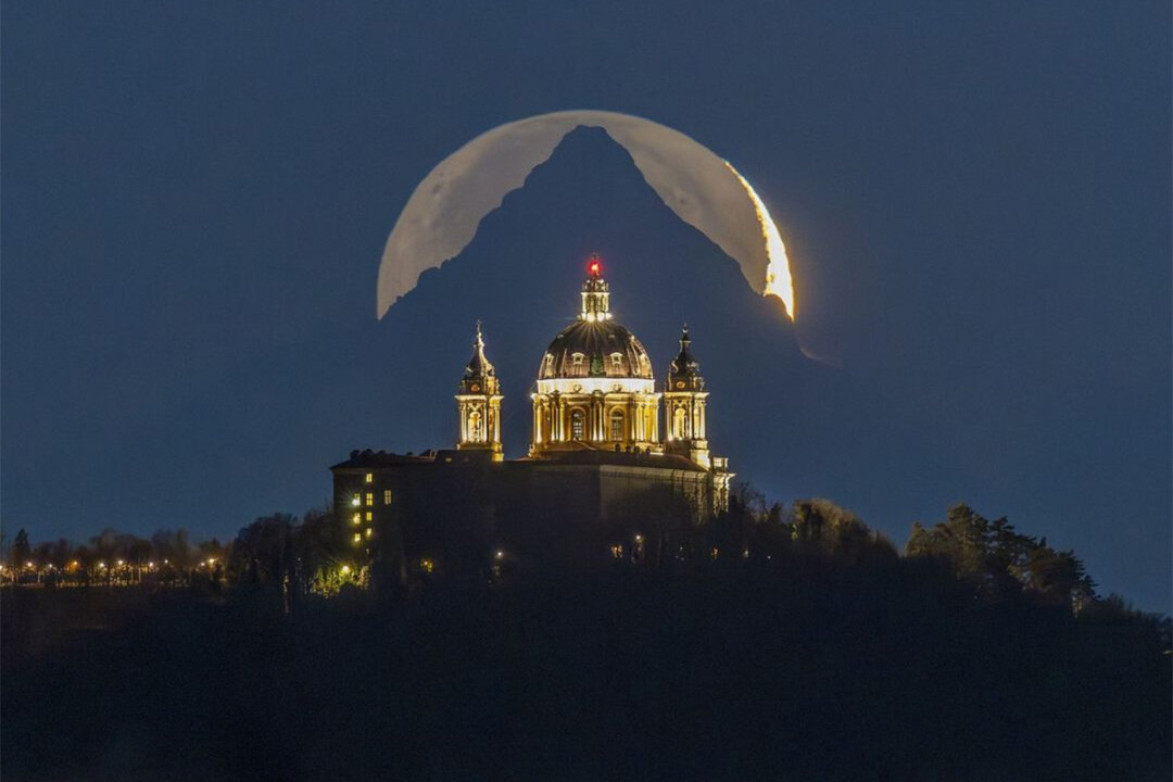 A Cathedral, a Mountain, and the Moon Perfectly Align in a Magical ...
