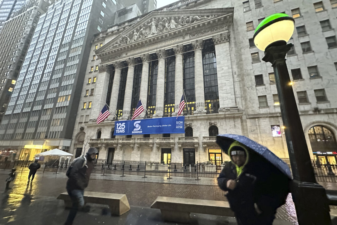 NYC Schools Chancellor Blames IBM for Remote Learning Issues Amid ...