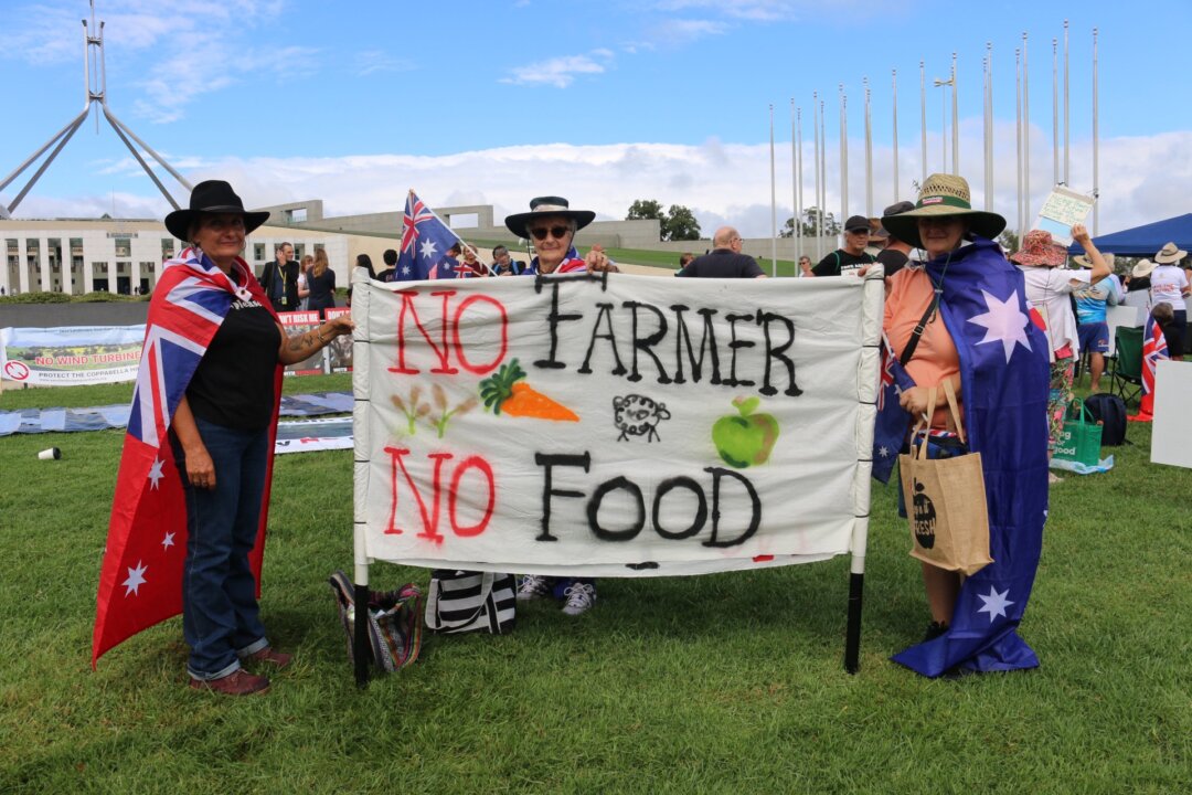 Aussie Farmers Warn ‘Green Tape’ Hurting Their Livelihoods | The Epoch ...