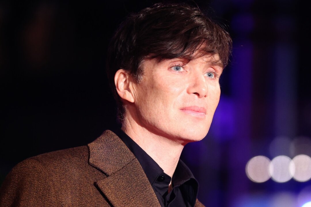 ‘Oppenheimer’ Star Cillian Murphy Reveals Why He Refuses to Take Photos ...