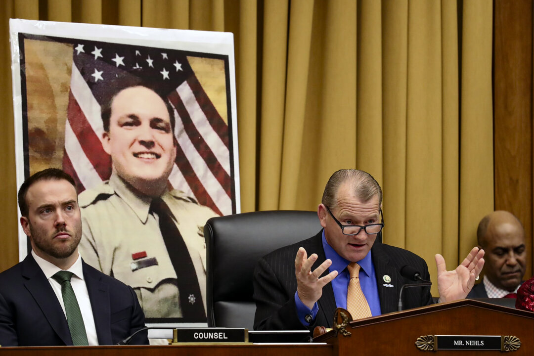 Rep. Troy Nehls Demands Bodycam Video of Assault of Jan. 6 Detainee ...