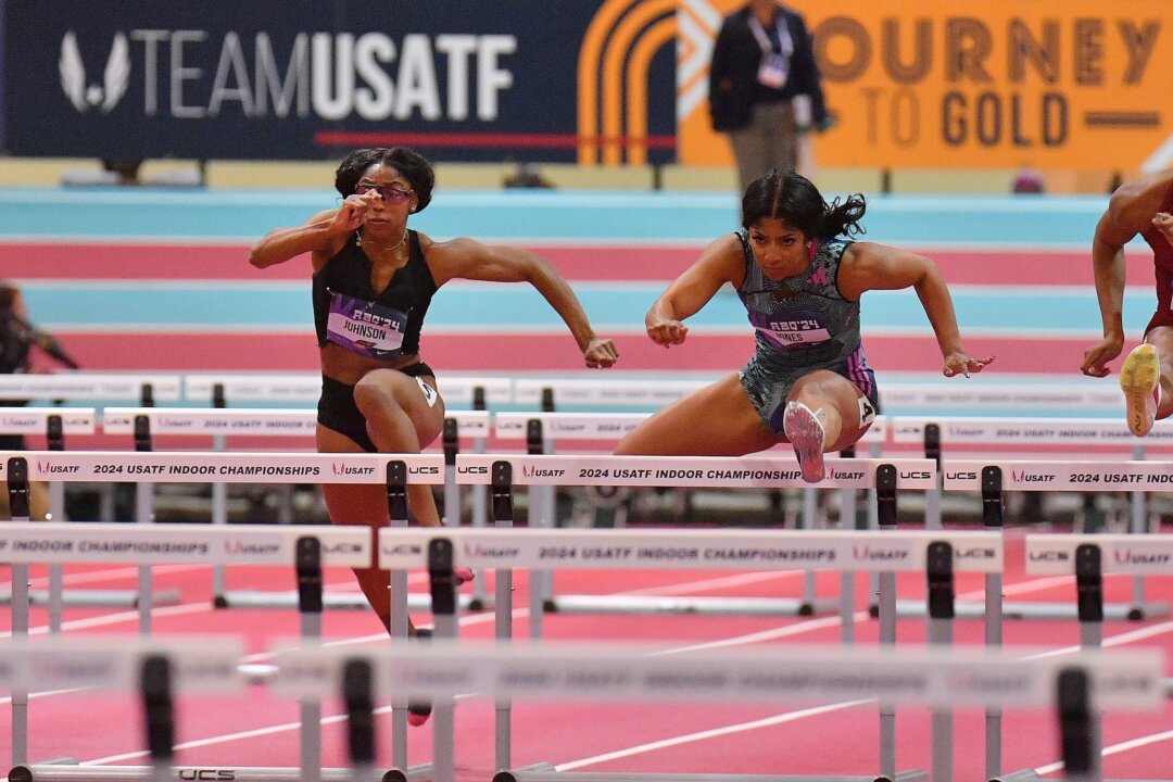 World Records Fall at USA Track Indoor Meet | The Epoch Times