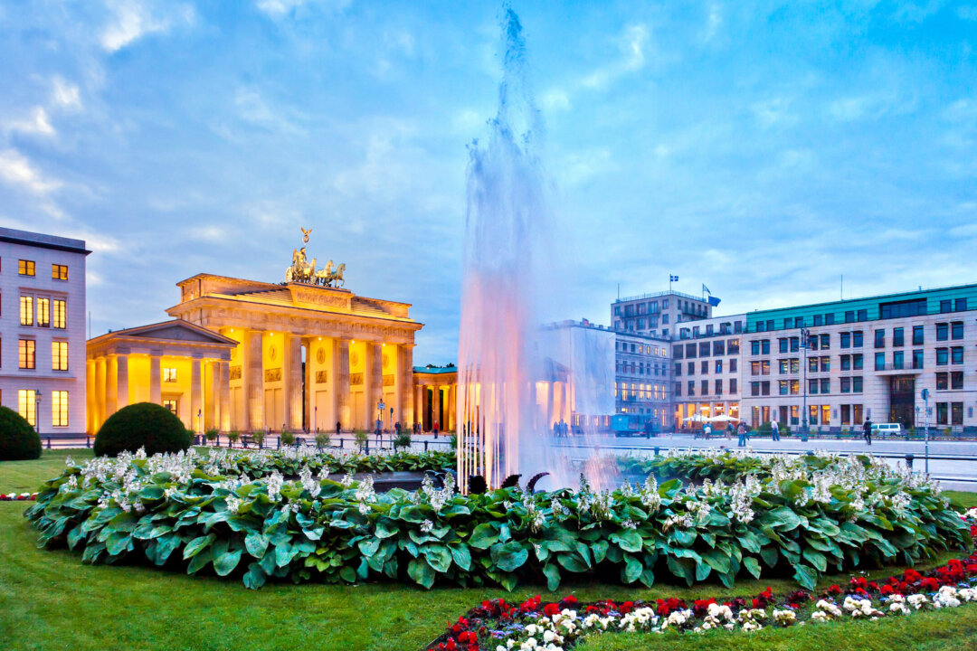 Rick Steves’ Europe: Cold War Memories in Today’s Berlin | The Epoch Times