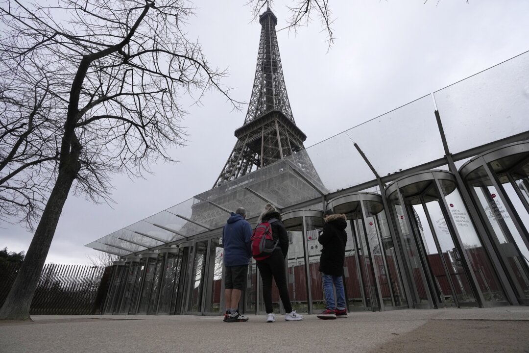 Eiffel Tower Reopens to Visitors After 6-day Closure Due to Employee ... Eiffel Tower Reopens to Visitors After 6-day Closure Due to Employee ...