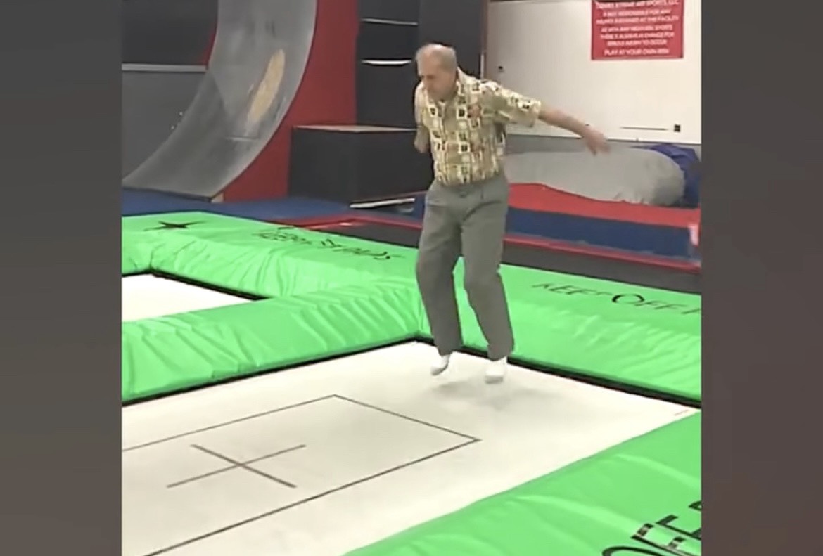 Older Gentleman Shows Amazing Skills on Trampoline | EpochTV