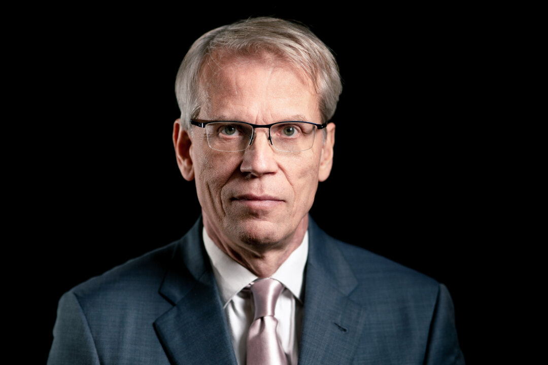 Harvard Medical School Professor Was Fired Over Not Getting COVID ...