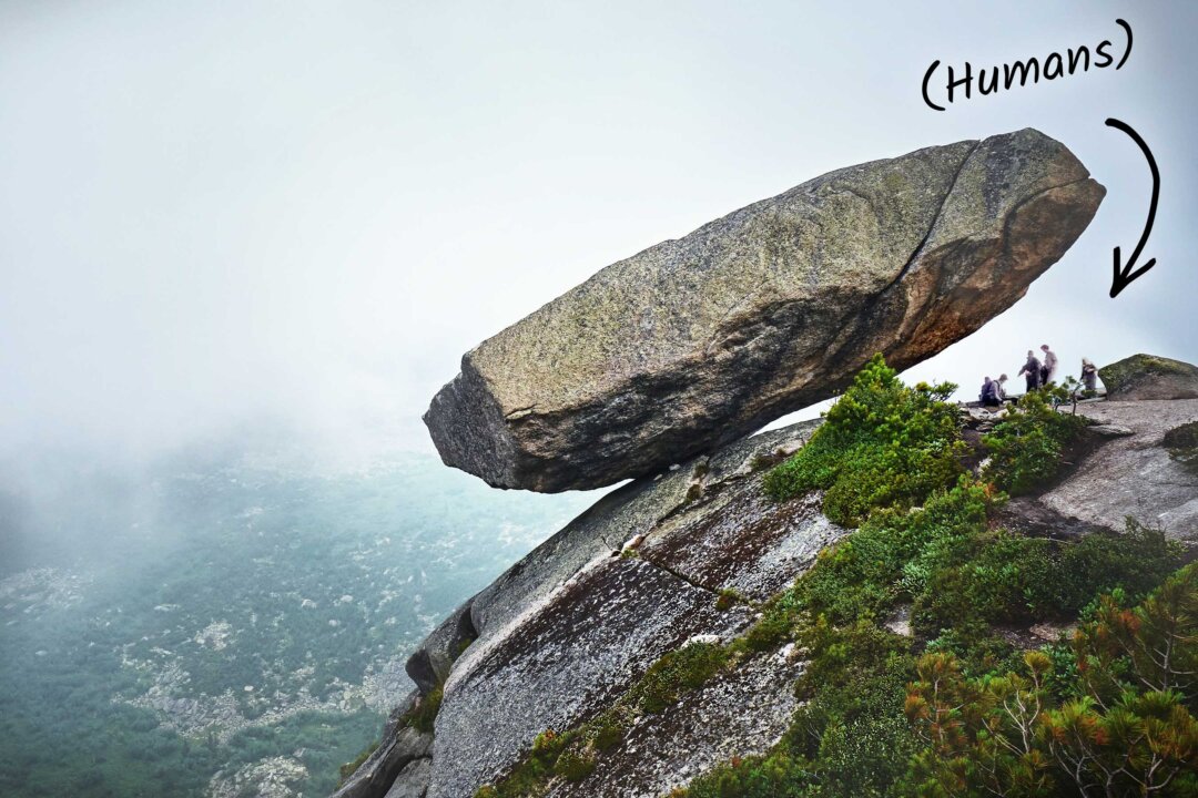 Ginormous 500-Ton ‘Hanging Rock’ Defies Gravity, Clinging to Cliff in ...