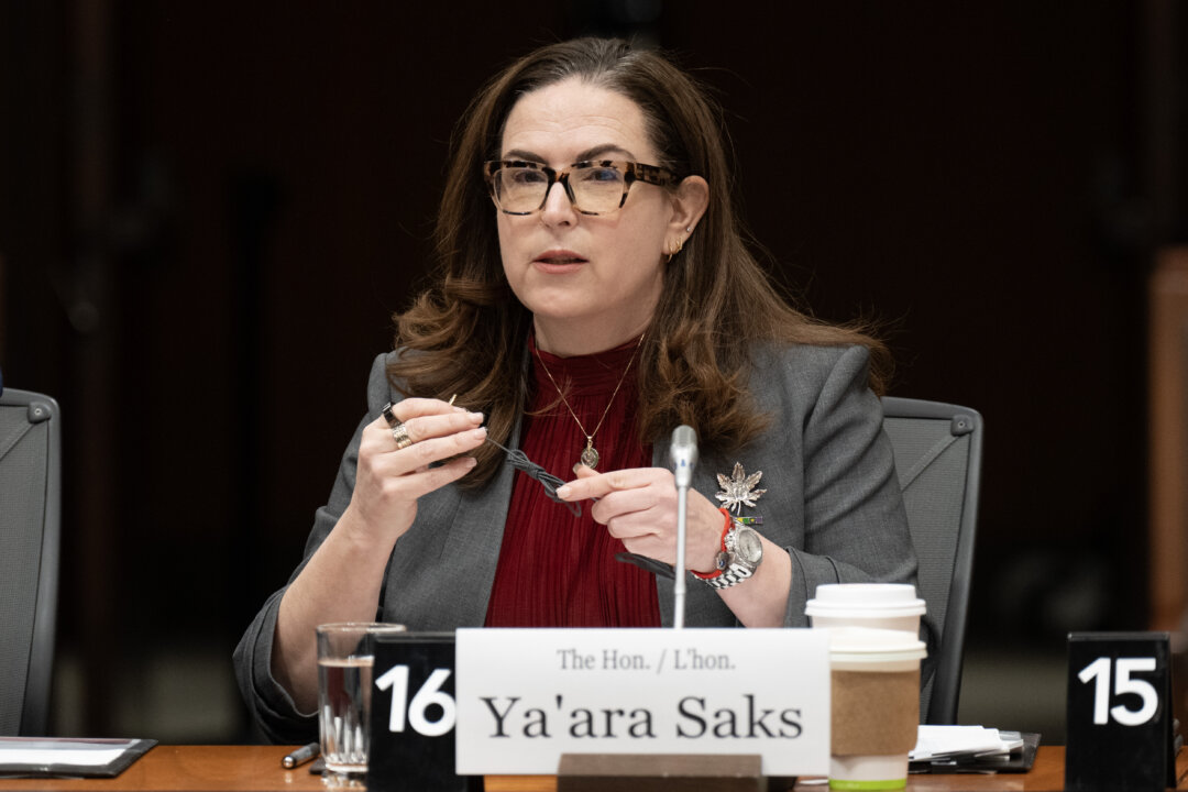 Senator Questions Jewish Cabinet Minister About ‘Holding Hands’ With ...