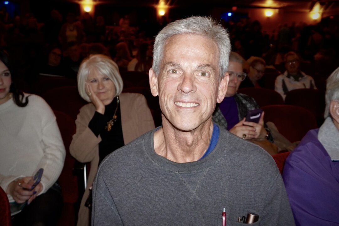 Real Estate Investor Keeps Coming Back to See Shen Yun | The Epoch Times