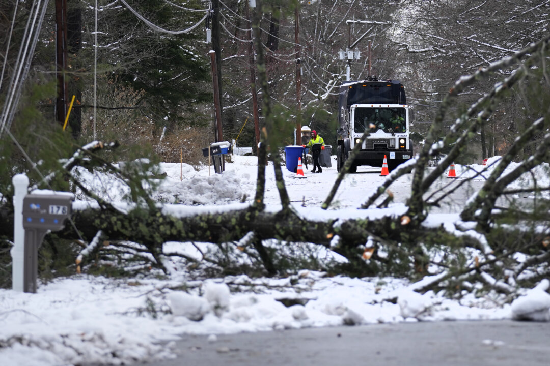 Tens of Thousands Still Without Power Following Powerful Nor’easter in ... Tens of Thousands Still Without Power Following Powerful Nor’easter in ...