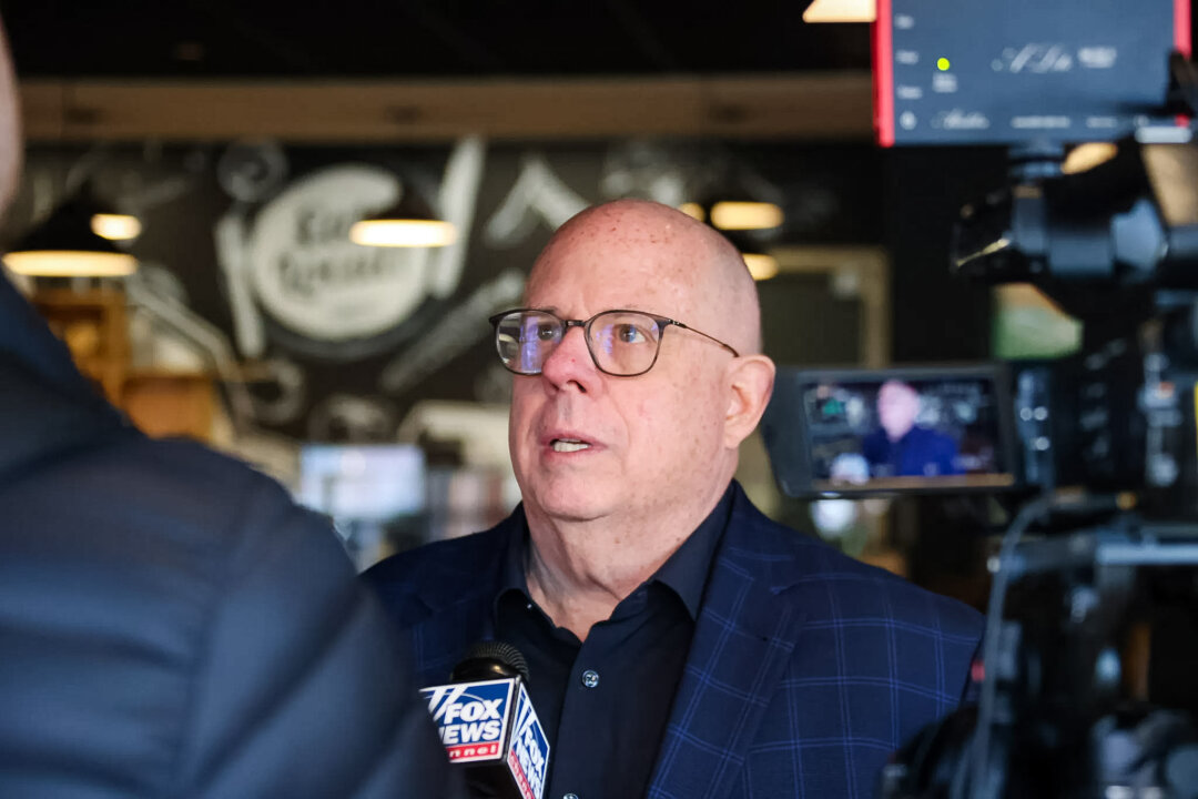 Hogan Defends His Conservative Credentials | The Epoch Times