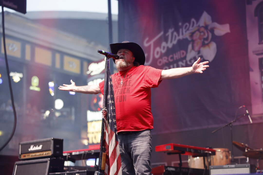 Country-Rap Artist Colt Ford Making Healthier Choices After Near-Fatal ...