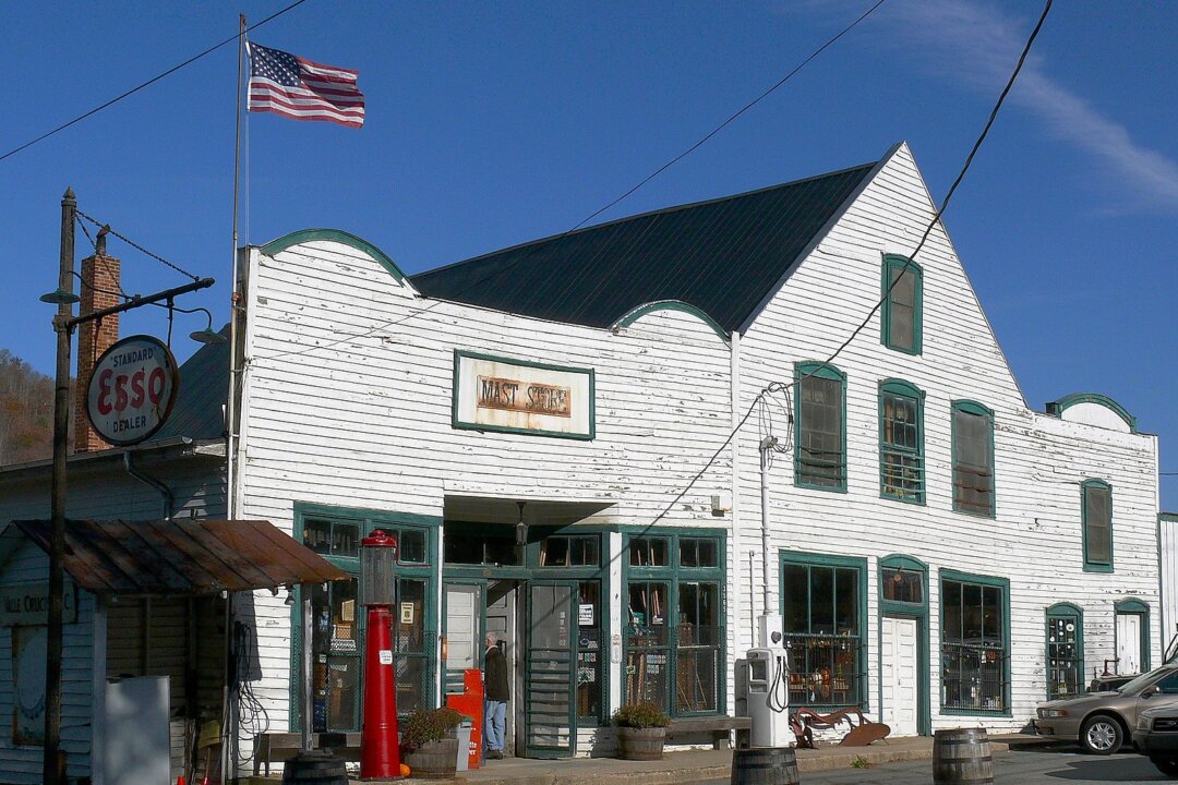 Where Time Stands Still: Mast General Store | The Epoch Times