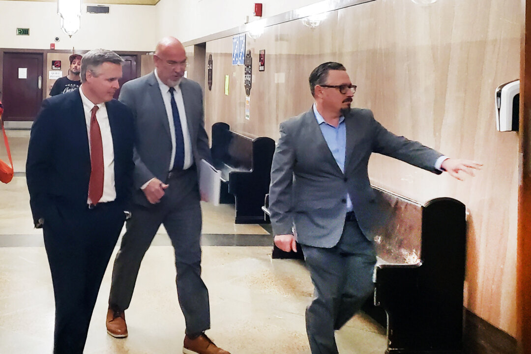 Charter School Founders Accused of Massive Fraud | The Epoch Times