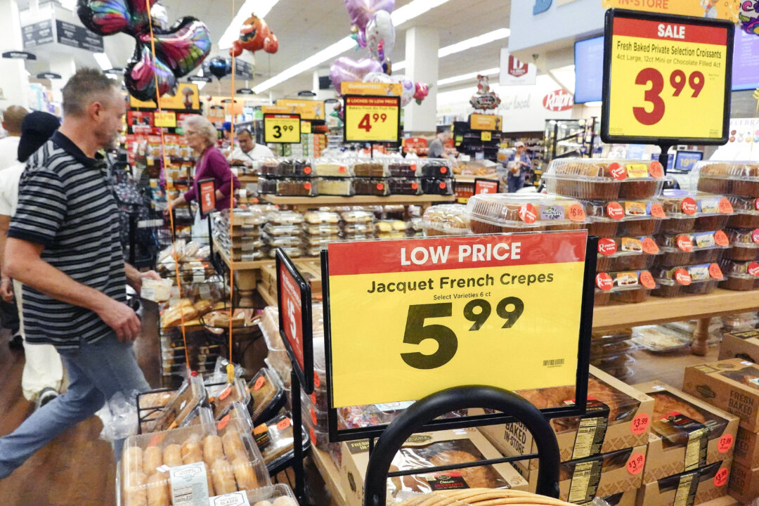 Fed’s Preferred Inflation Measure Rose More Than Expected | The Epoch Times