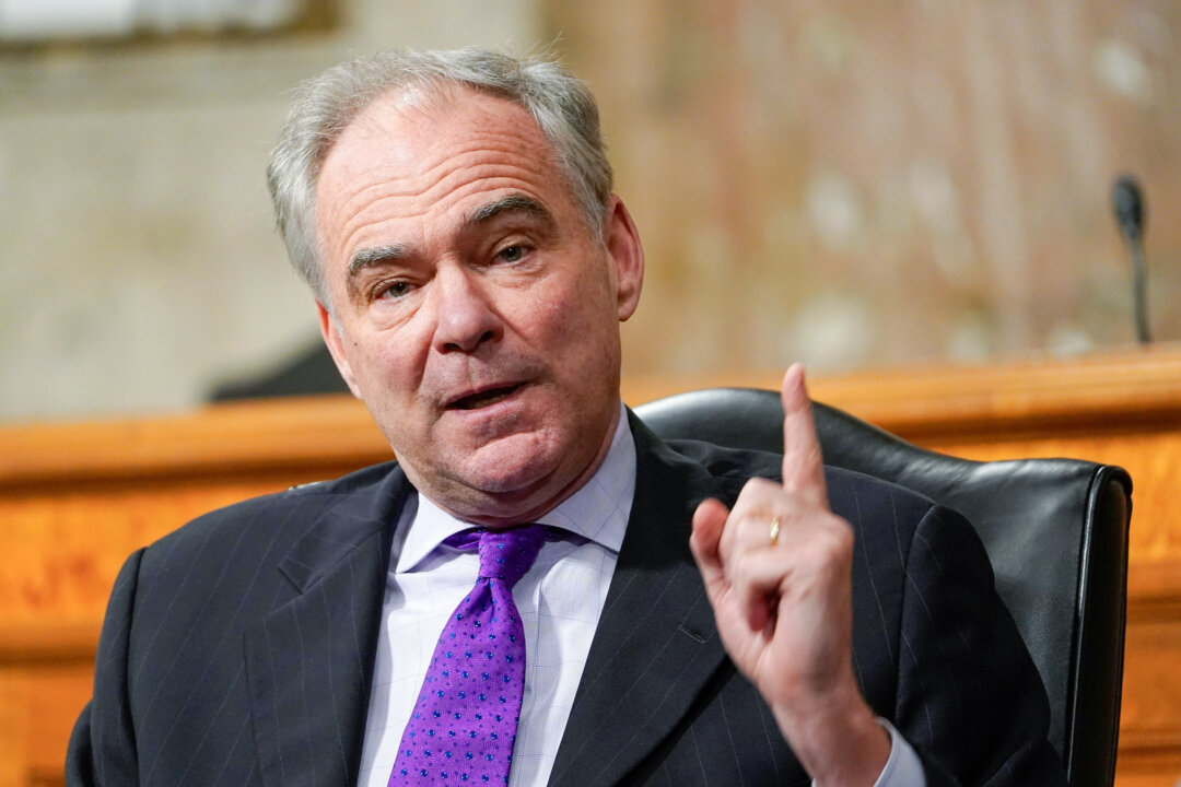 Virginia Senators Vote to Delay FAA Extension If No Vote on Reagan ...