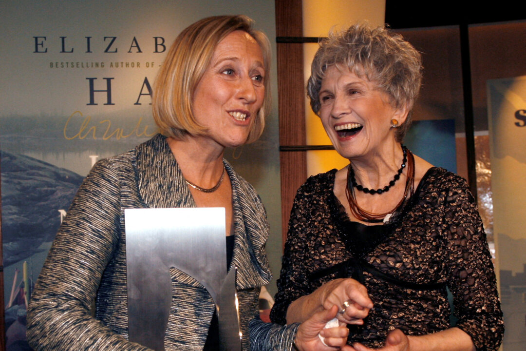 Alice Munro, Canadian Nobel Prize-Winning Author, Dead at 92 | The ...