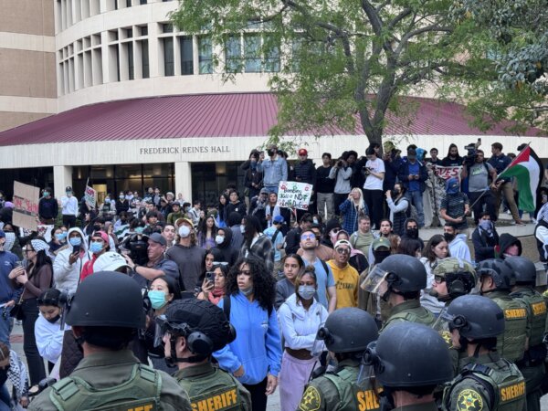 Arrests Made as Police Break up Pro-Palestinian Protest at UC Irvine ...