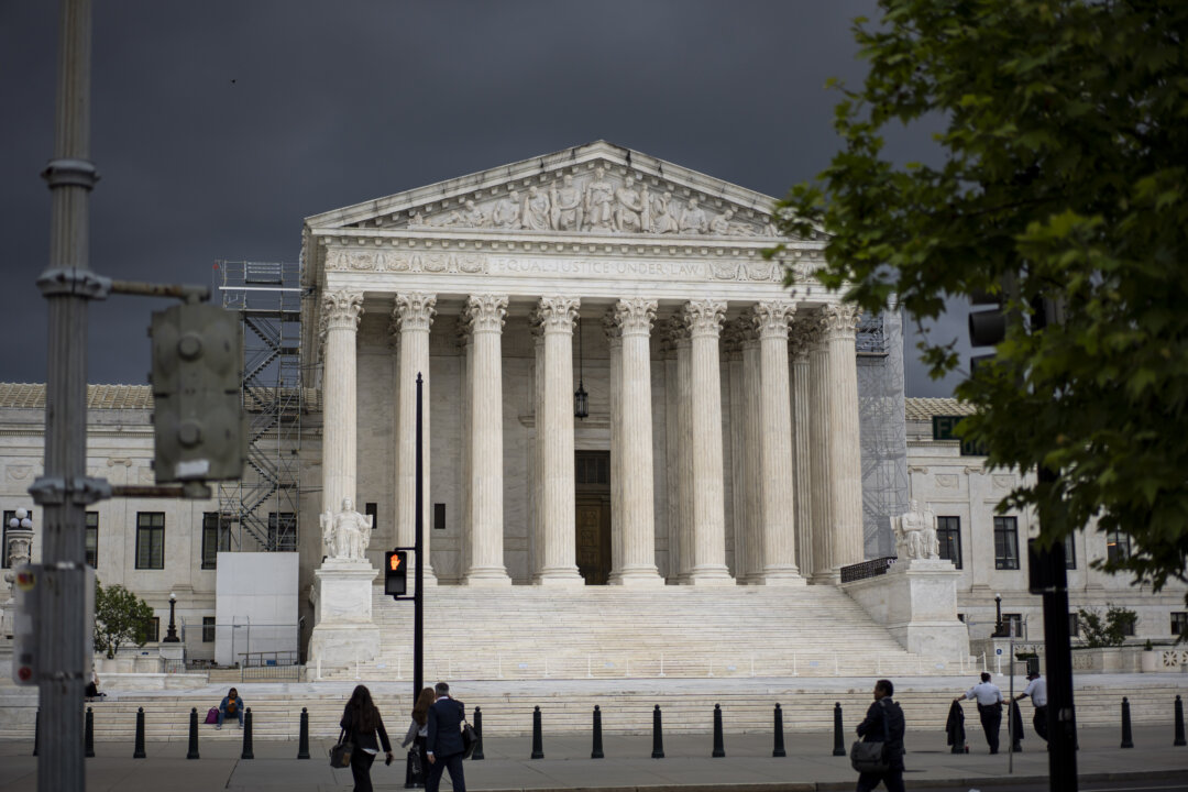 Supreme Courts Sides With GOP Map | The Epoch Times