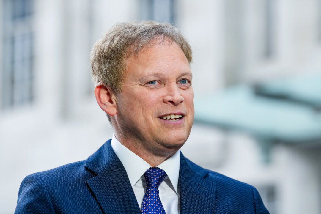 Shapps Tells World to ‘Wake up’ and Spend More on Defence | The Epoch Times