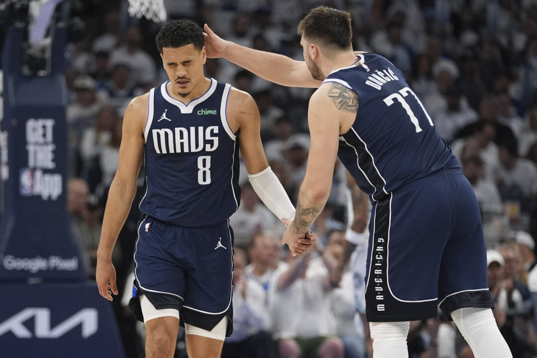 Doncic, Mavericks Close Strong to Take Game 1 From Timberwolves | The Epoch Times