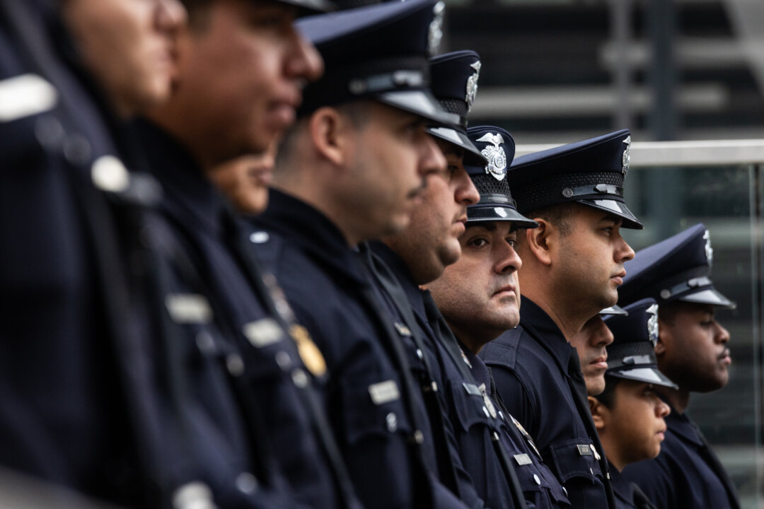 LAPD Honors Fallen Officers in Solemn Ceremony | The Epoch Times