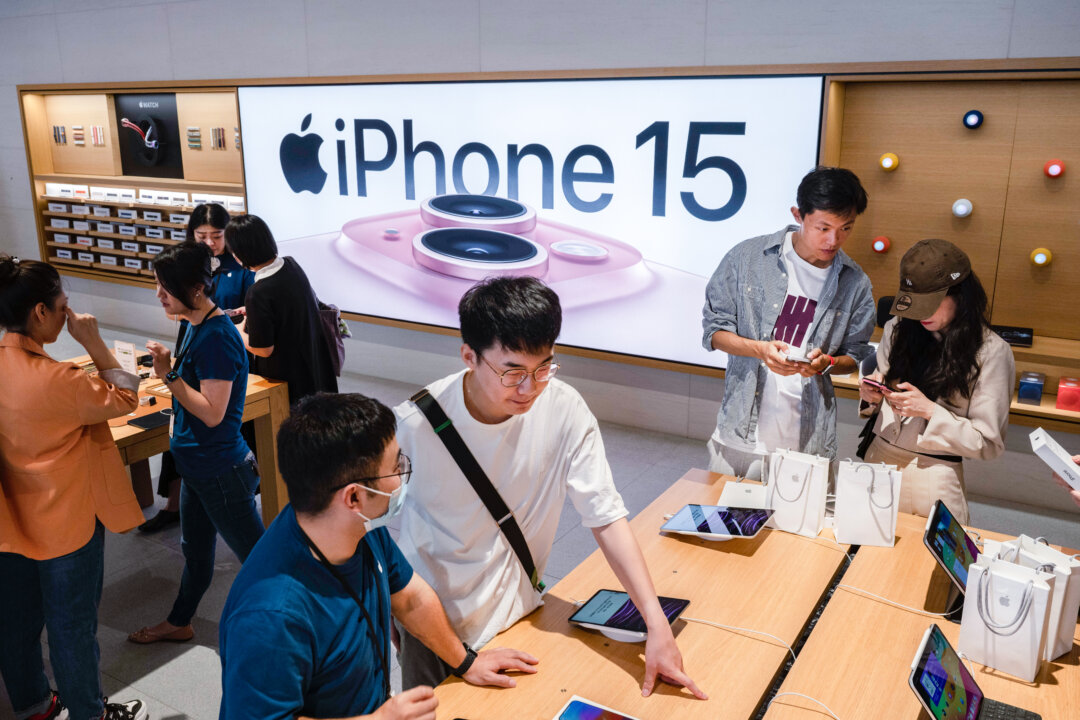 Apple’s China Sales Plunge Amid Weak Economy, Competition From Local ...
