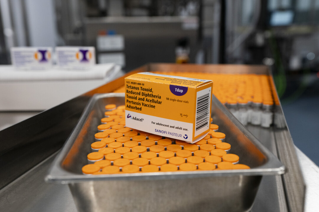 Sanofi Opens Canada’s Largest Vaccine Plant in Toronto | The Epoch Times