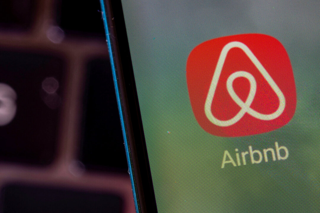 Australian-First Airbnb Bookings Tax Clears Last Hurdle | The Epoch Times