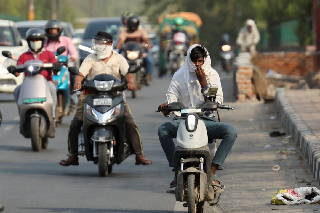 Heat Wave Kills at Least 56 in India, Nearly 25,000 Heat Stroke Cases ...