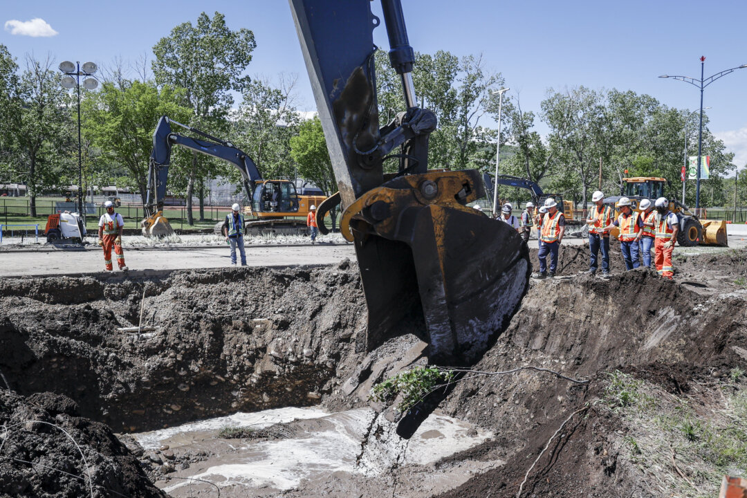Alberta Launches Review of Calgary Water Main Ruptures | The Epoch Times