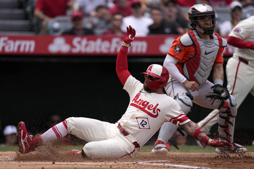 O'Hoppe’s Walk-Off Home Run Gives Angels Dramatic Victory Over Astros ...