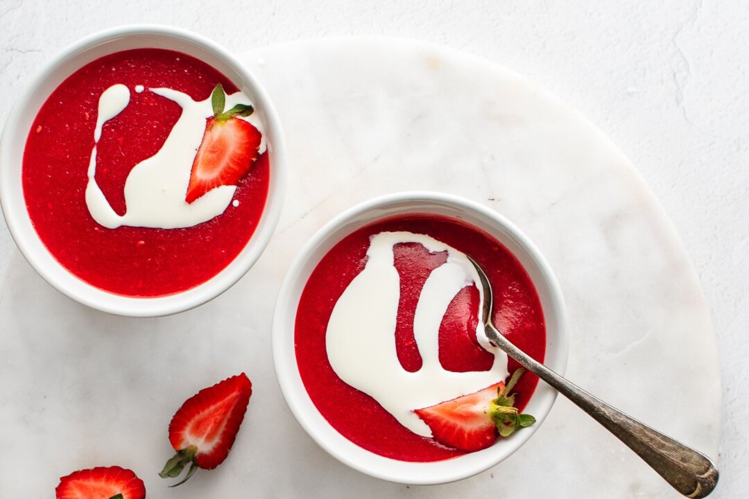 Danish Red Fruit Pudding With Cream (Rodgrod med Flode) | The Epoch Times