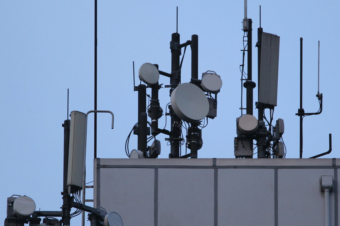 London Man Charged in Probe of Text Scamming Using Homemade Cell Tower ...