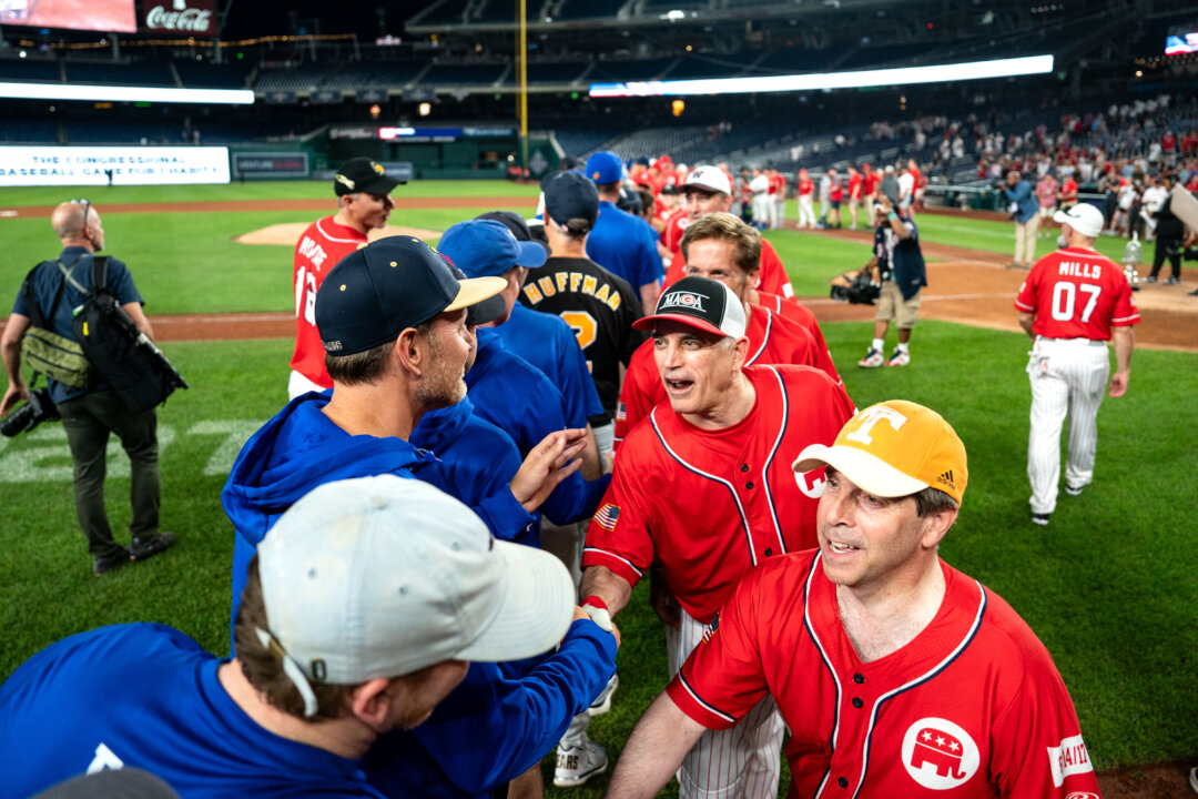 GOP Notches Big Win in Charity Baseball Game | The Epoch Times