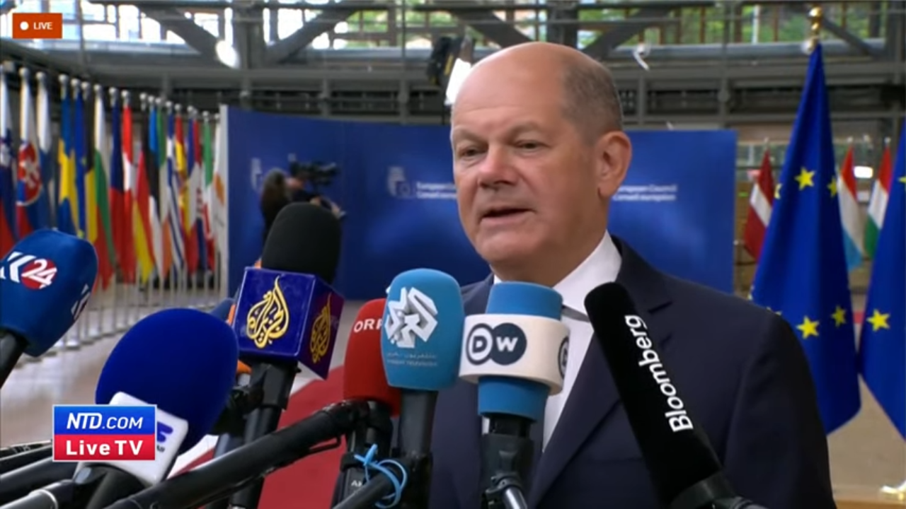 EU Leaders Arrive in Brussels to Select European Commission Head | EpochTV
