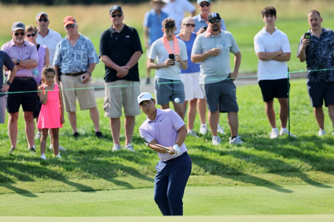 Tom Kim Builds a 2-shot Lead Over Scheffler and Morikawa at Travelers ...