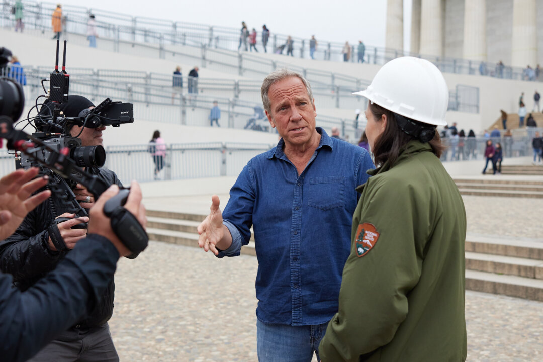 ‘Something to Stand For’: Mike Rowe Gives a History Lesson | The Epoch ...