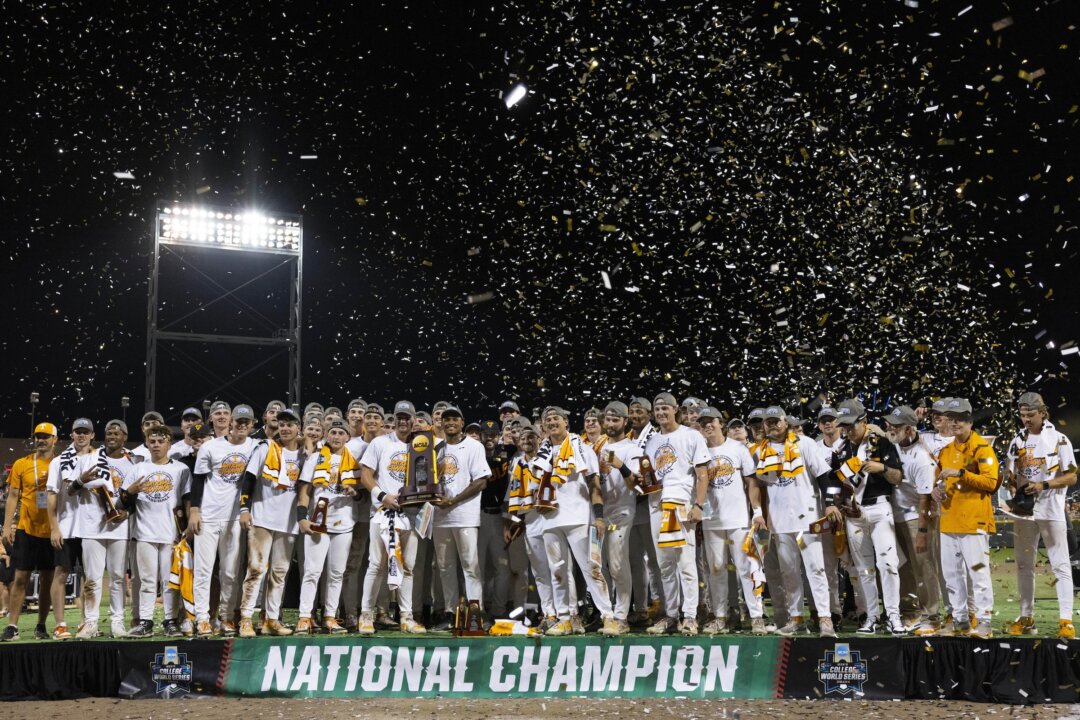 Tennessee Holds Off Texas A&M to Win First College World Series ...