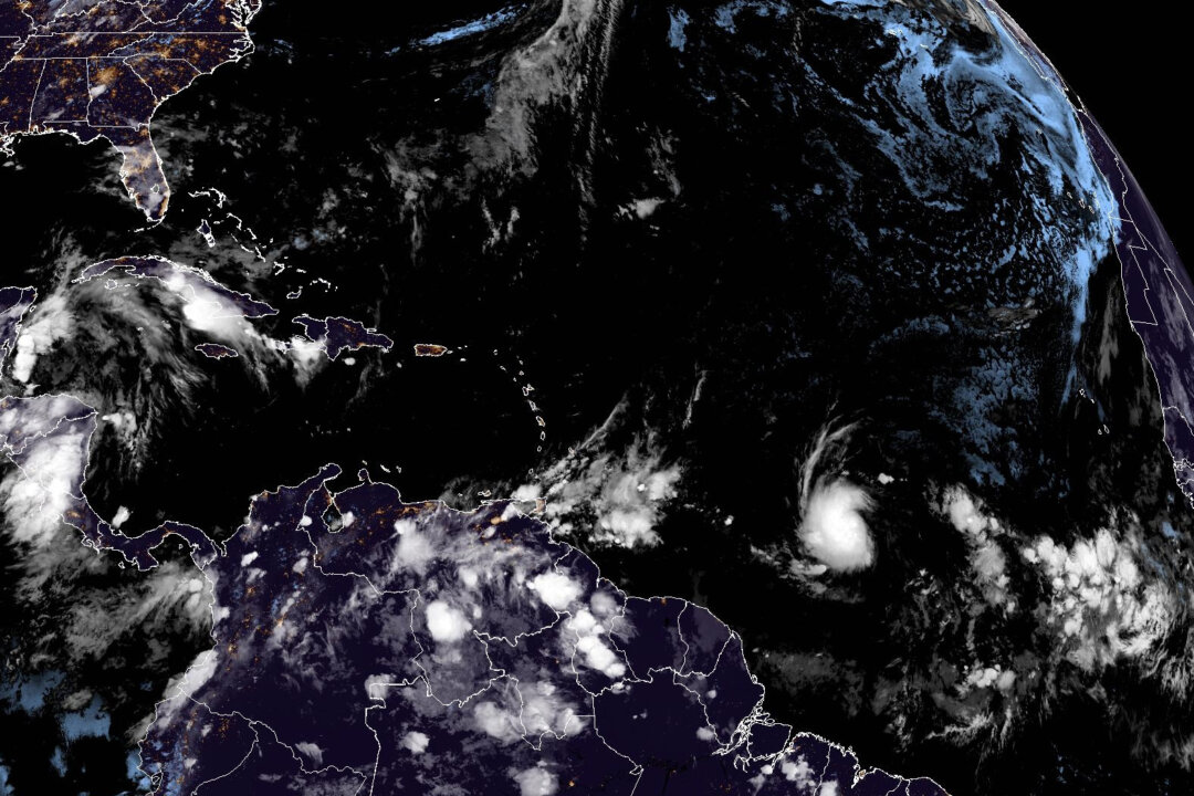 Beryl Strengthens Into Hurricane in Atlantic, Forecast to Grow Into ...