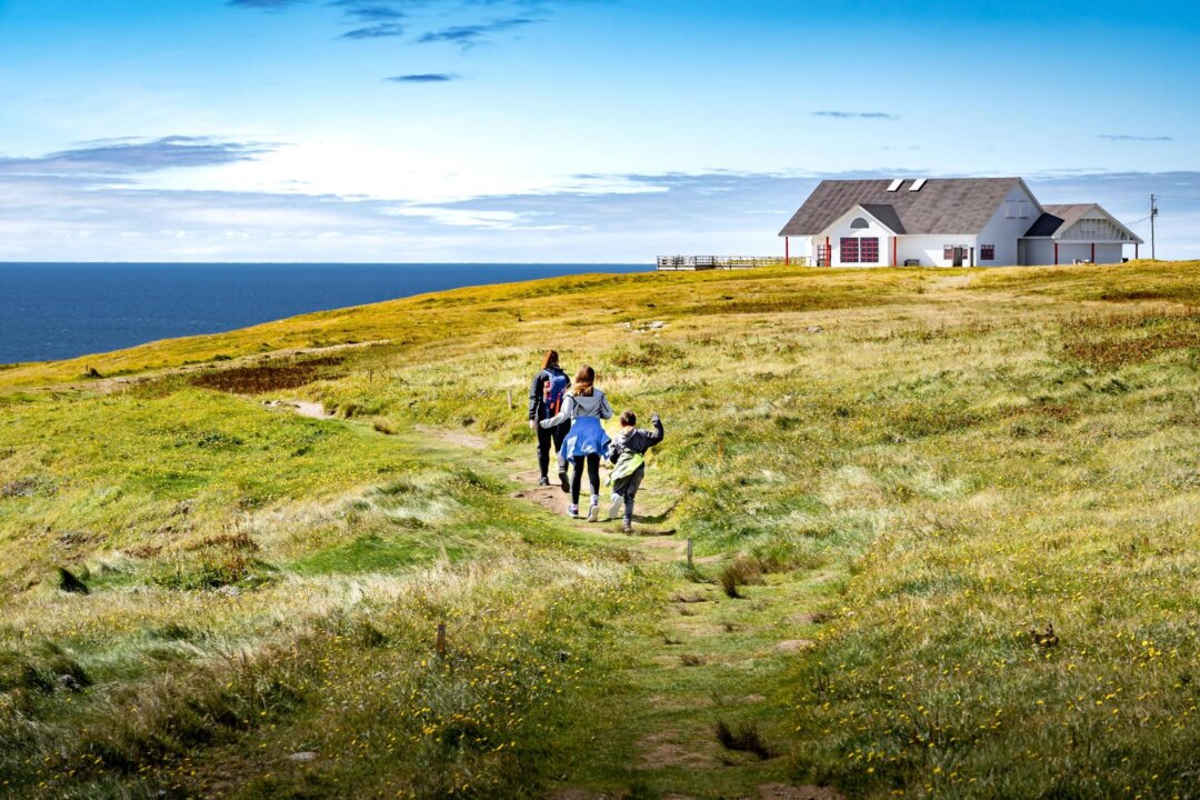 Finding Newfoundland: ‘Out Port’ Communities and ‘Kitchen Parties ...