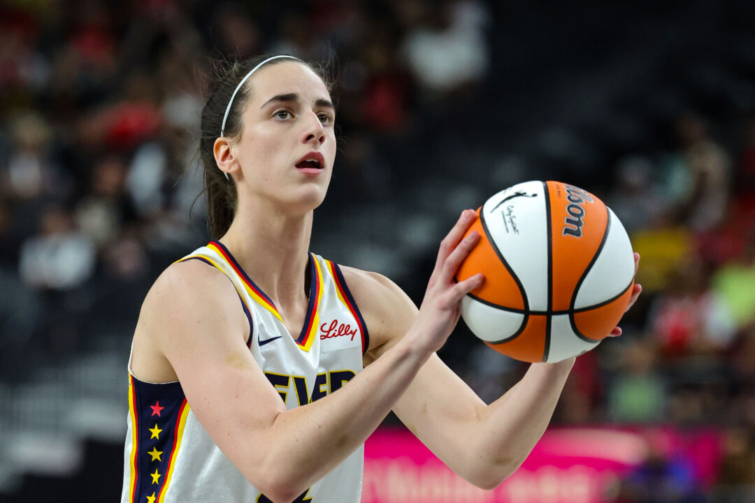 Caitlin Clark’s 19 Assists Among Many WNBA Records Set by Indiana Fever Rookie | The Epoch Times