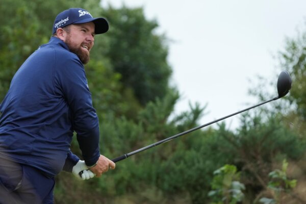 First-Timer Brown Survives Challenging Wind, Takes One-Shot Lead Over ...