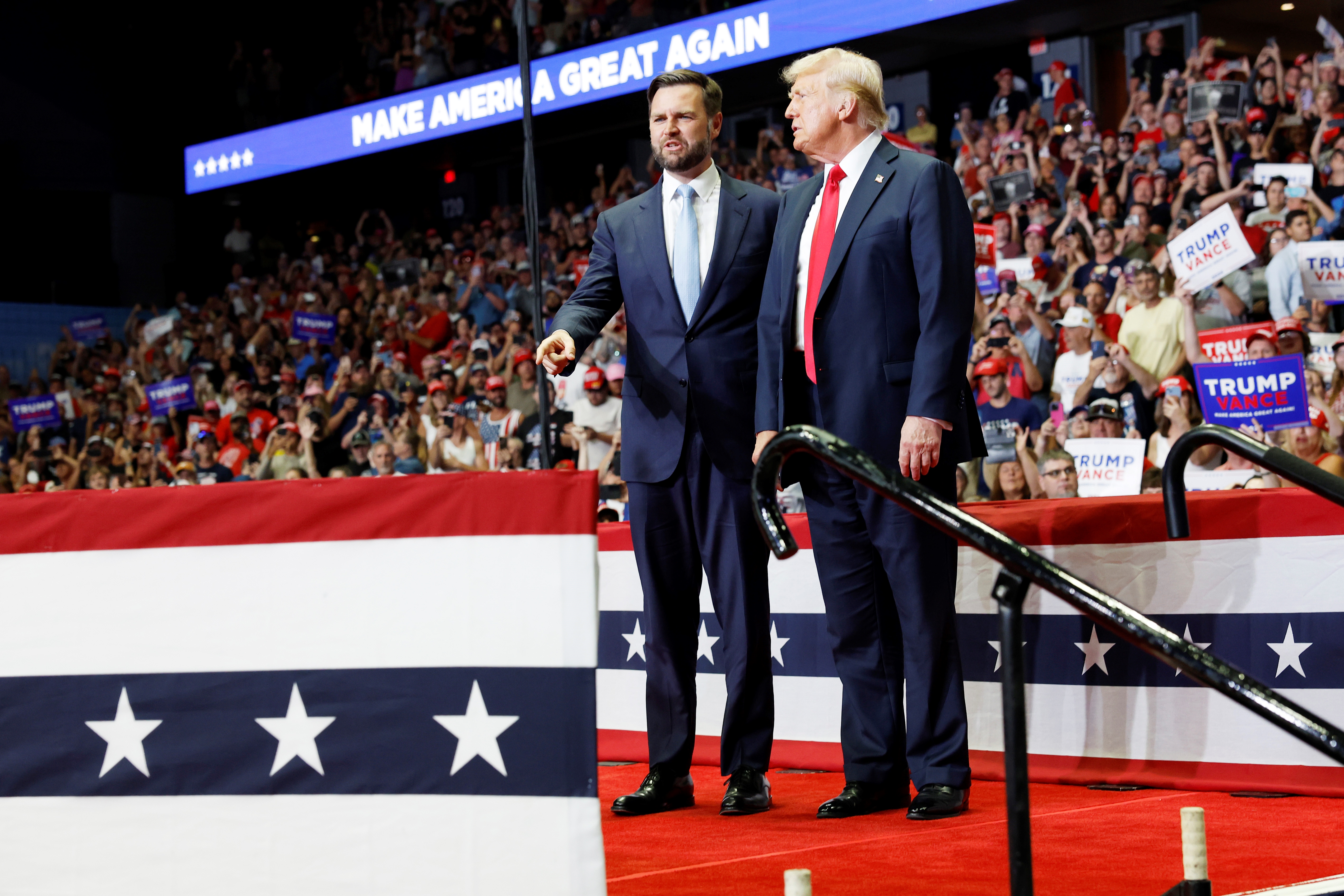Trump, Vance Campaign Together for the First Time | EpochTV