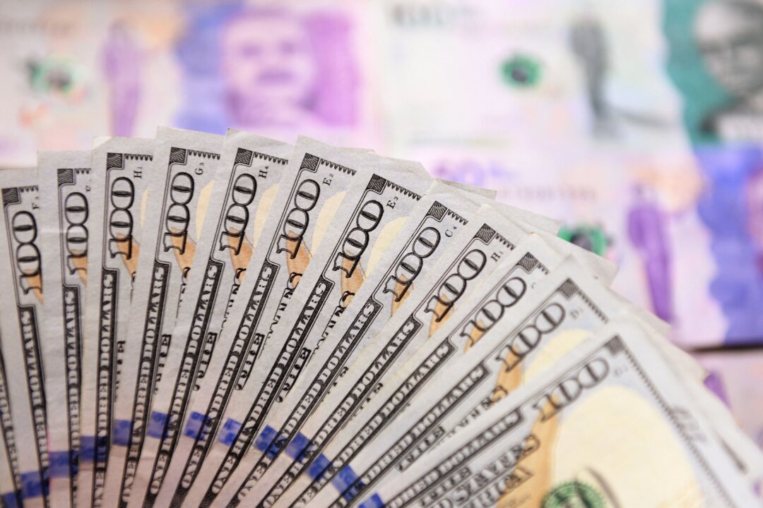 The Strong Dollar and the Weak Dollar Explained | The Epoch Times