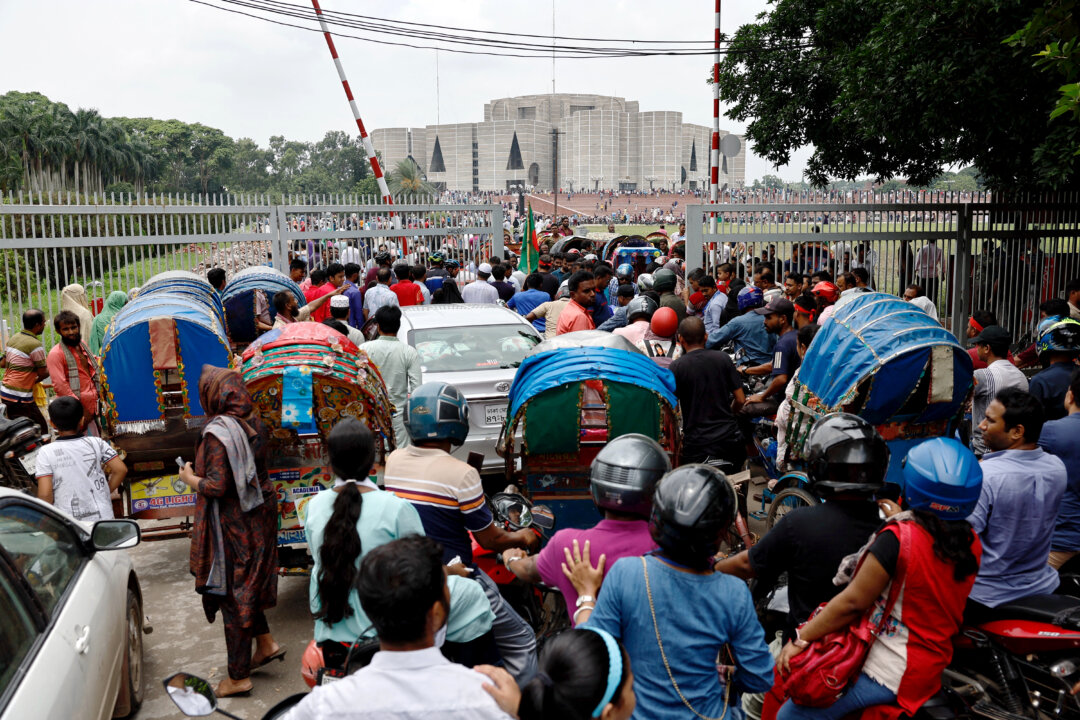 Bangladesh Nobel Laureate Yunus Named Chief Adviser of Interim ...