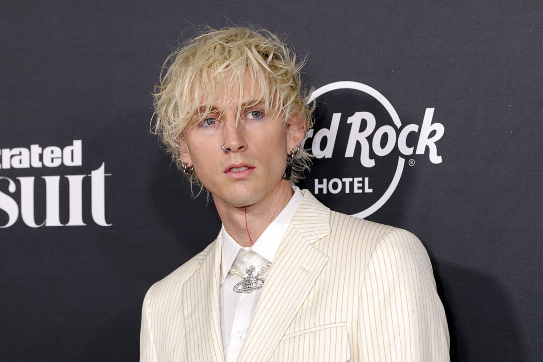 Machine Gun Kelly Says He’s Completely Sober After Going to Rehab Last ...
