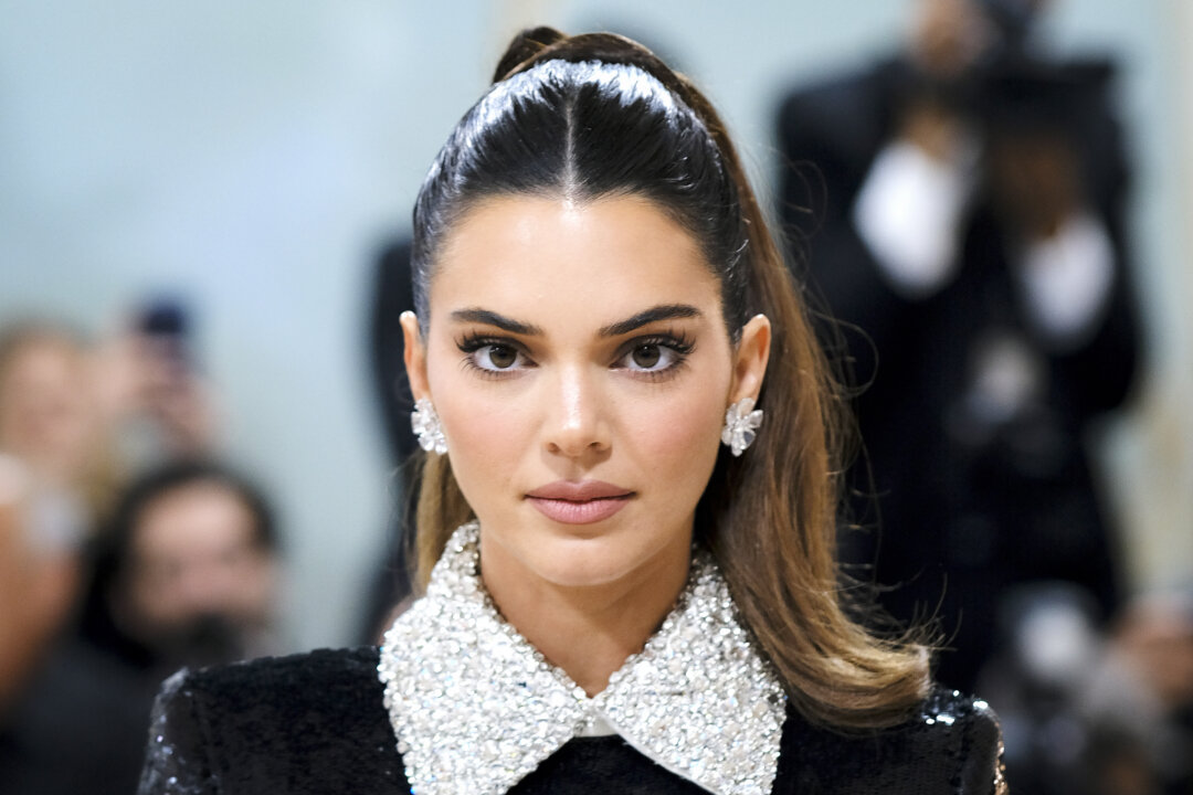 Despite Fame and Fortune, Top Model Kendall Jenner Has Cried Herself to ...
